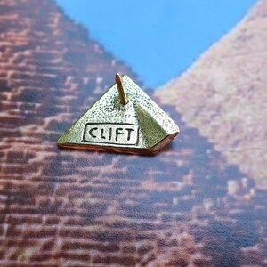 Pyramid Gold Dipped Pewter Lapel Pin - CC550G- Egyptian Pyramids- Greek ...