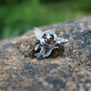 Falcon Lapel Pin - CC168- Falcon, Hawk, Eagle, Peregrine Falcon ...