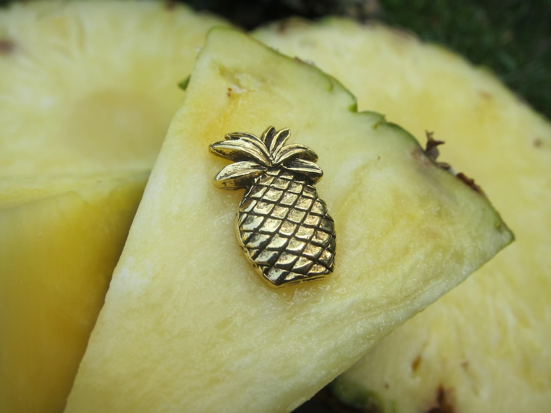 Gold Pineapple Lapel Pin- CC111G- Pineapple, Hospitality, Fruit ...