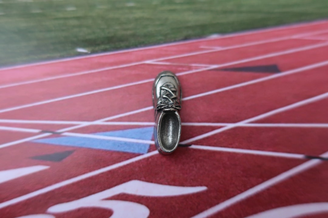 Sneaker Lapel Pin - CC224- Running and Marathon Pins- Charity Walks and ...