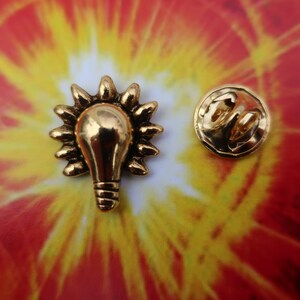 Gold Lightbulb Lapel Pin- CC164G- Light Bulb, Electric, Electricity ...