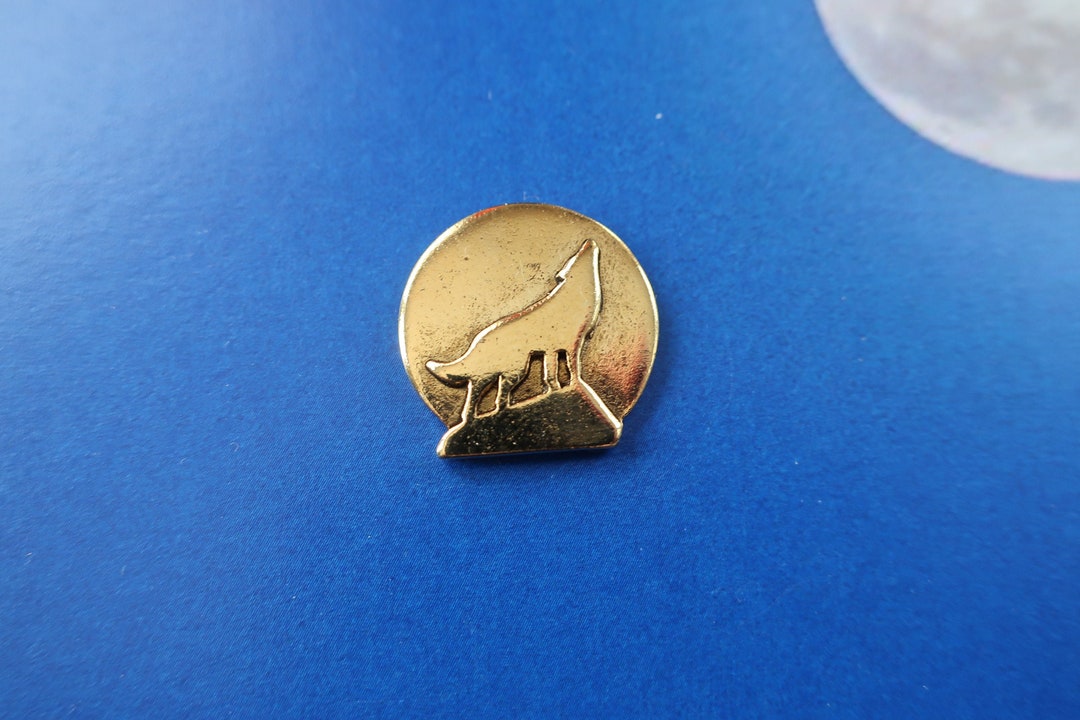 Howling Wolf Gold Dipped Pewter Lapel Pin- CC657G- Wolf, Wolves ...