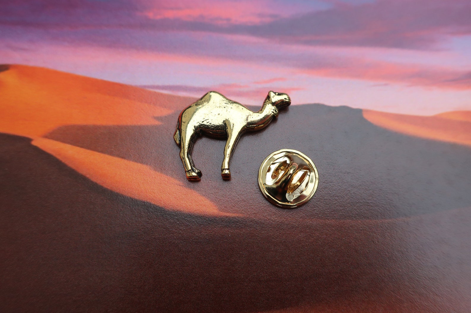 Gold Camel Lapel Pin- CC593G- Camel, Desert, Safari, and Zoo Animal ...