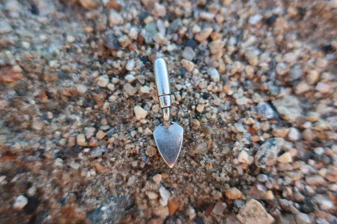 Archaeological Trowel Lapel Pin- CC591- Geology, Palaeontology, Mason ...