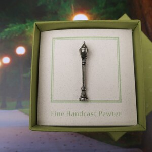 Lamp Post Lapel Pin - CC386- Lights, Lamps, and Street Light Lapel Pins ...