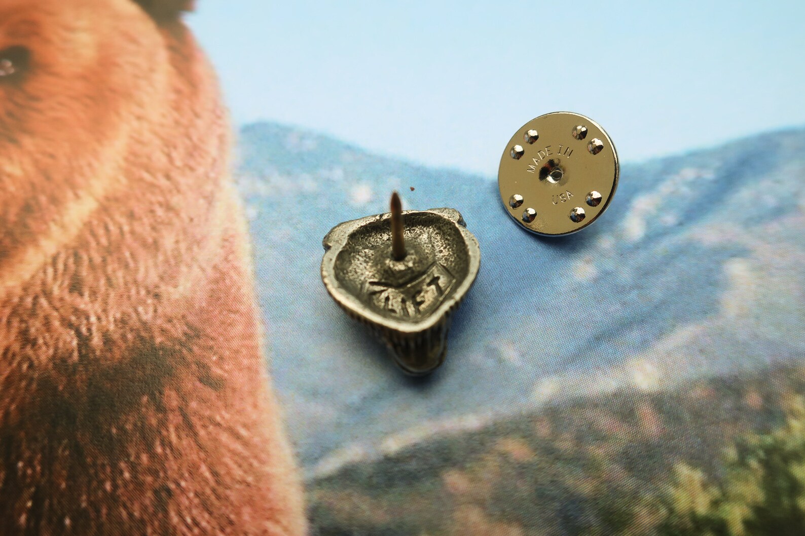 Bear Head Lapel Pin CC542 Wilderness and Woodland Animals | Etsy