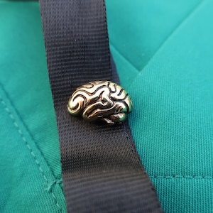 Gold Brain Lapel Pin - CC157G- Medical and Anatomy White Coat Pins for ...