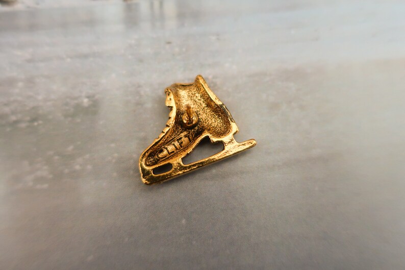 Gold Figure Skate Lapel Pin- CC218G- Figure Skate, Ice Skate, Winter ...