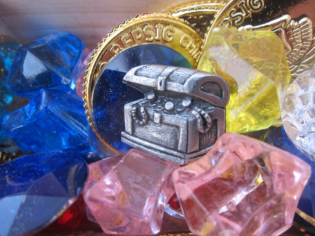 Treasure Chest Lapel Pin- CC587- Treasure, Jewels, and Pirate Pins - Etsy