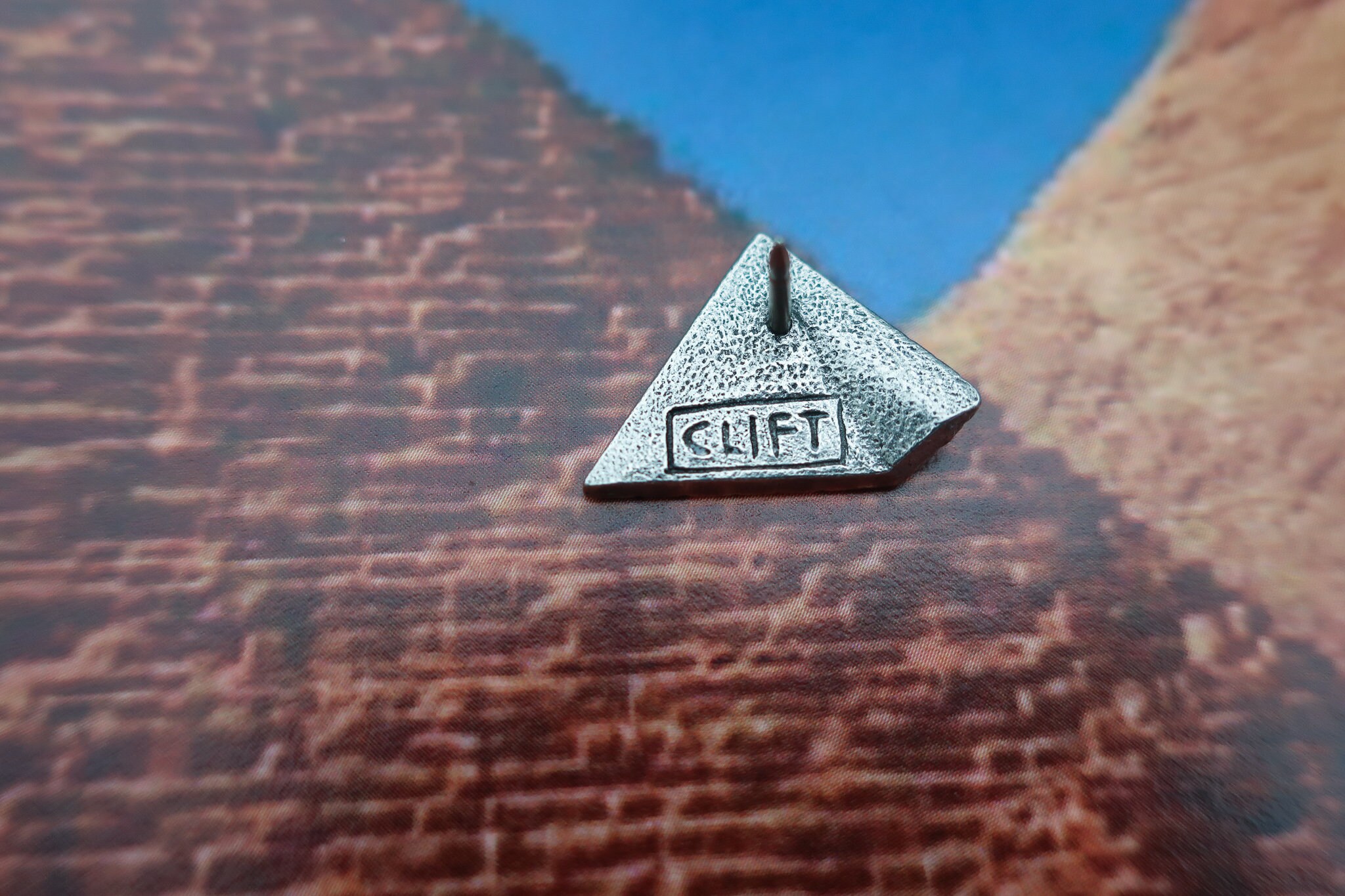 Pyramid Lapel Pin - CC550- Egyptian Pyramids- Greek Structures ...