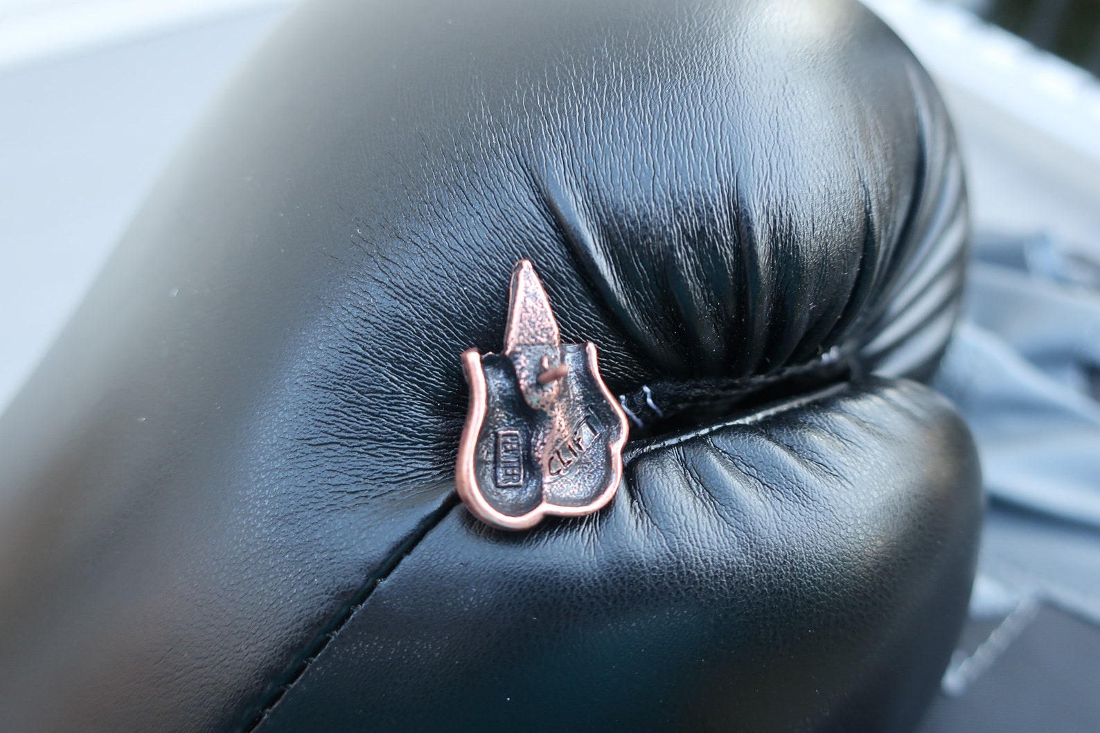 Boxing Gloves Copper Dipped Pewter Lapel Pin CC274C Boxing, Boxer ...