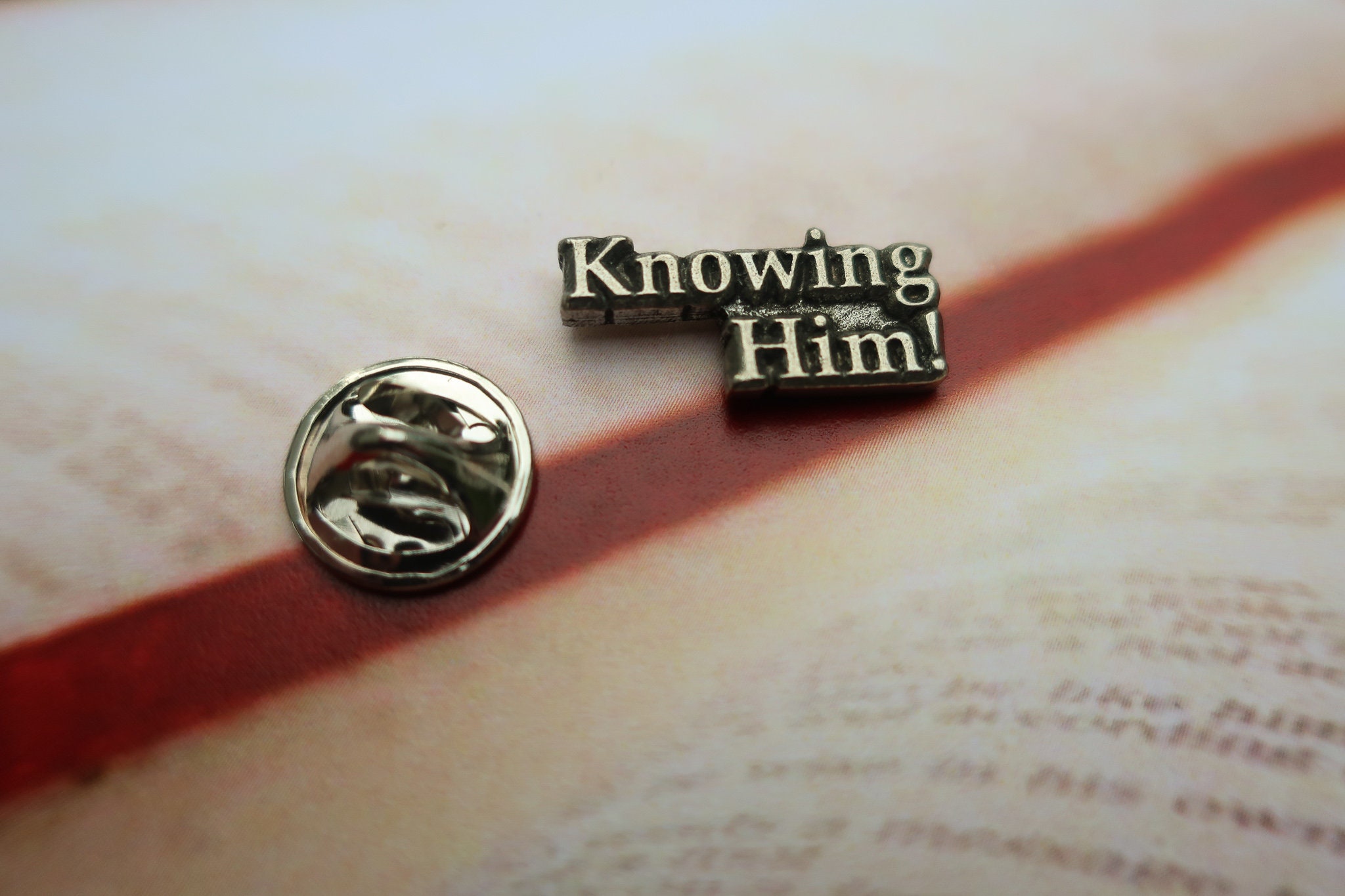 Knowing Him Lapel Pin- CC505- Knowing Him, Religion and Religious Pins ...