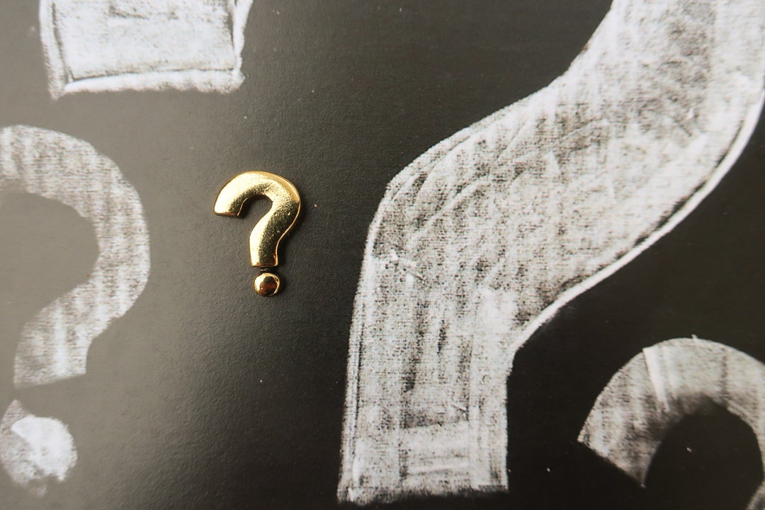 Question Mark Gold Dipped Pewter Lapel Pin- CC647G- Question ...