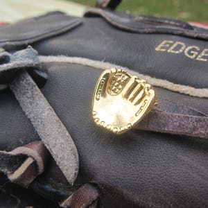 Gold Baseball Glove Lapel Pin- CC160G- Baseball, Baseball Player ...