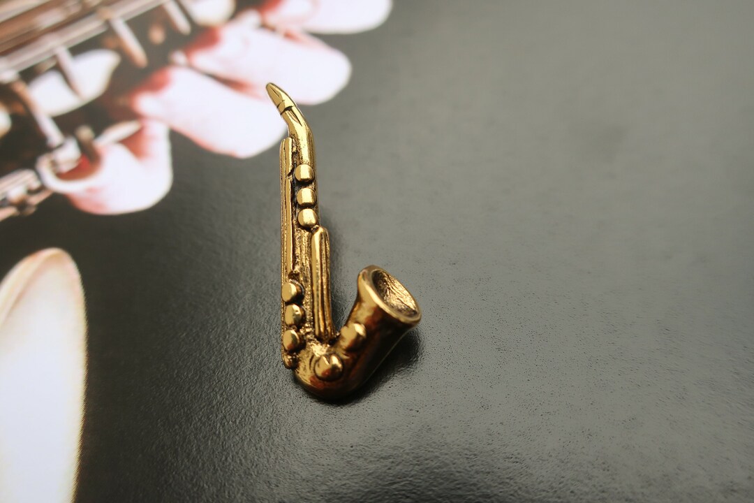 Saxophone Gold Lapel Pin - CC332G- Music, Musical Instruments, Jazz ...