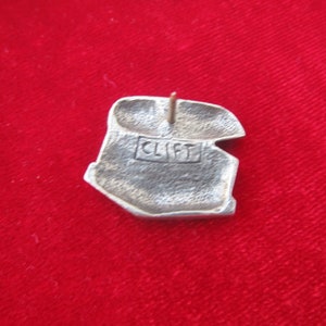 Treasure Chest Lapel Pin- CC587- Treasure, Jewels, and Pirate Pins - Etsy