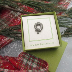 Wreath Lapel Pin- CC311- Wreath, Winter, Holiday, and Christmas Pins - Etsy