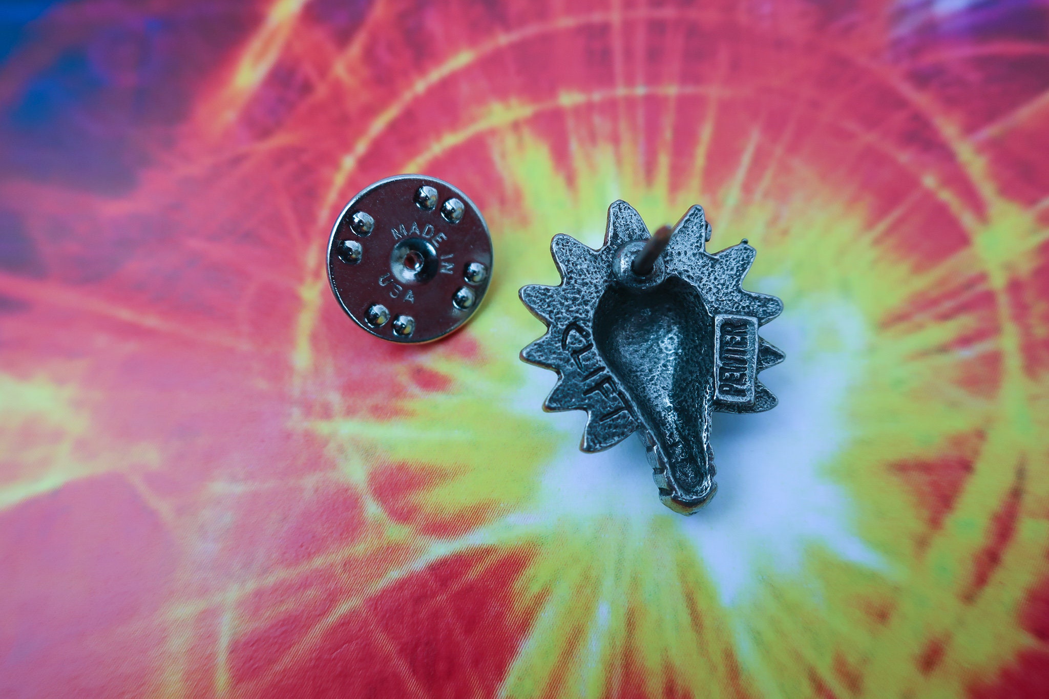 Lightbulb Lapel Pin - CC164- Electric, Electricity, Bright Idea, Idea ...