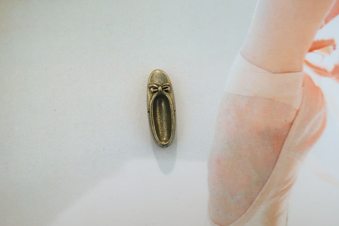 Ballet Slipper Lapel Pin - CC221- Dance, Recital, and Ballerina Pins - Etsy