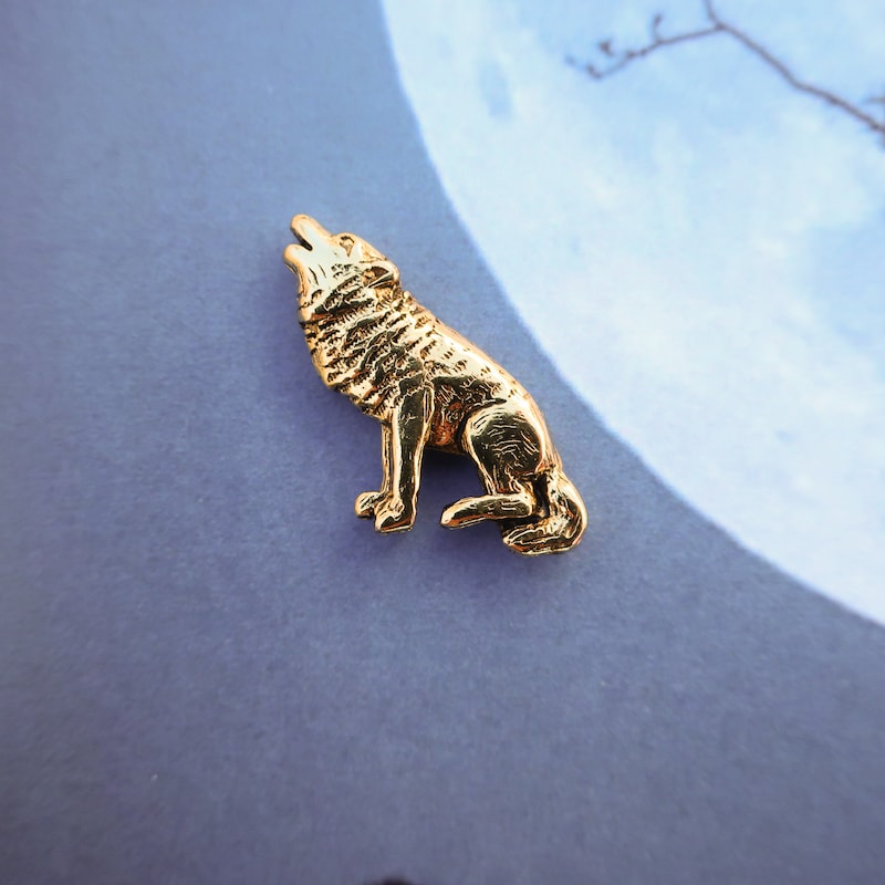 Wolf Pin - Etsy