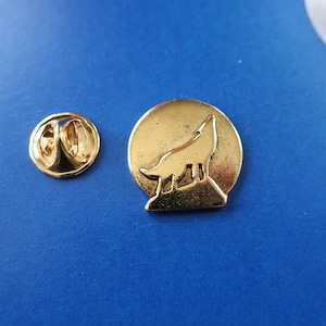 Howling Wolf Gold Dipped Pewter Lapel Pin- CC657G- Wolf, Wolves ...