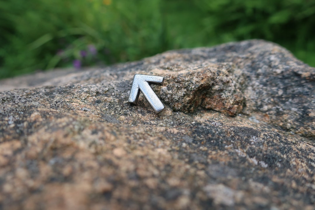Directional Arrow Lapel Pin- CC611- Up, Directions, Navigation, and ...