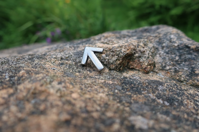 Directional Arrow Lapel Pin- CC611- Up, Directions, Navigation, and ...
