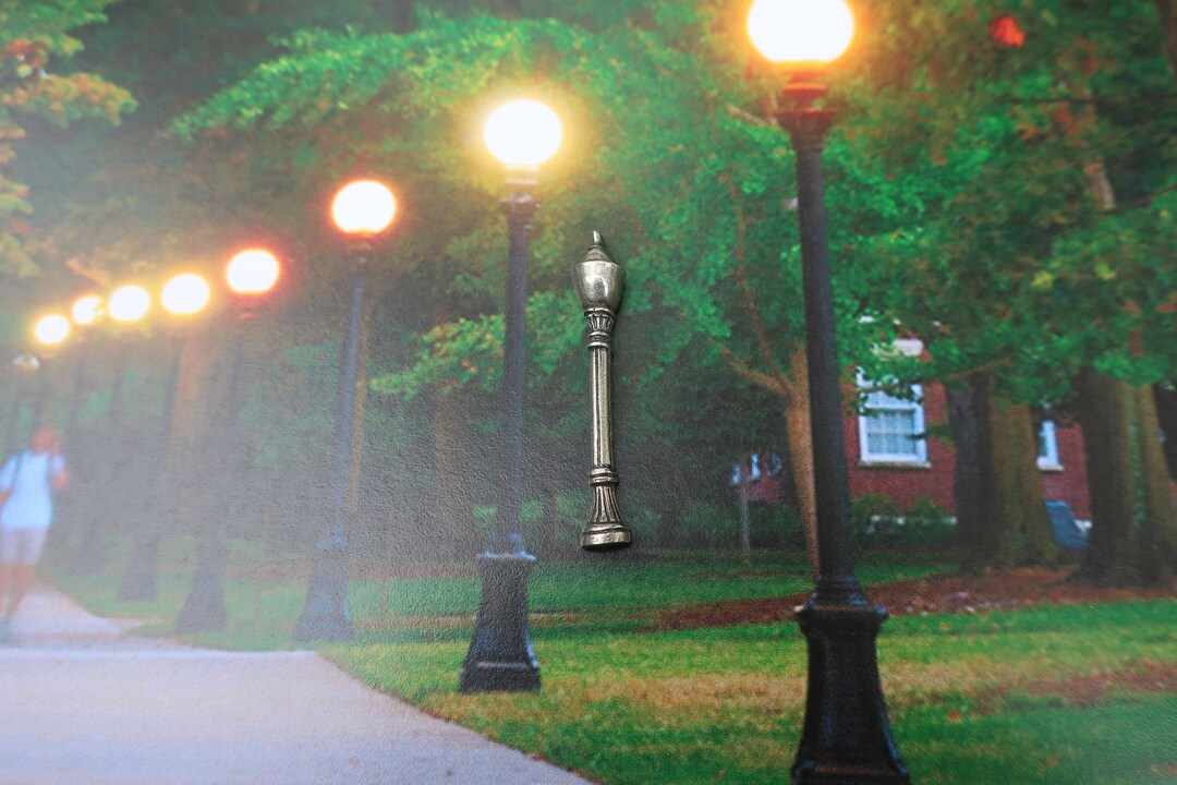 Lamp Post Lapel Pin - CC386- Lights, Lamps, and Street Light Lapel Pins ...