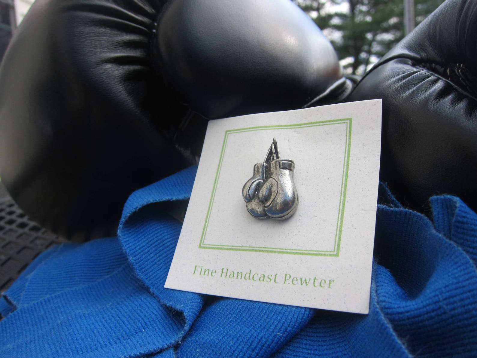 Boxing Gloves Lapel Pin CC274 Boxing Gyms Exercise - Etsy