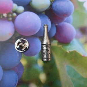 Wine Bottle Lapel Pin - CC261- Vineyard Pins and Gifts- Winery ...