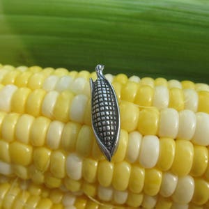 Corn Lapel Pin- CC441- Fall, Corn, Farm, Farming, Vegetable, Farm Stand ...