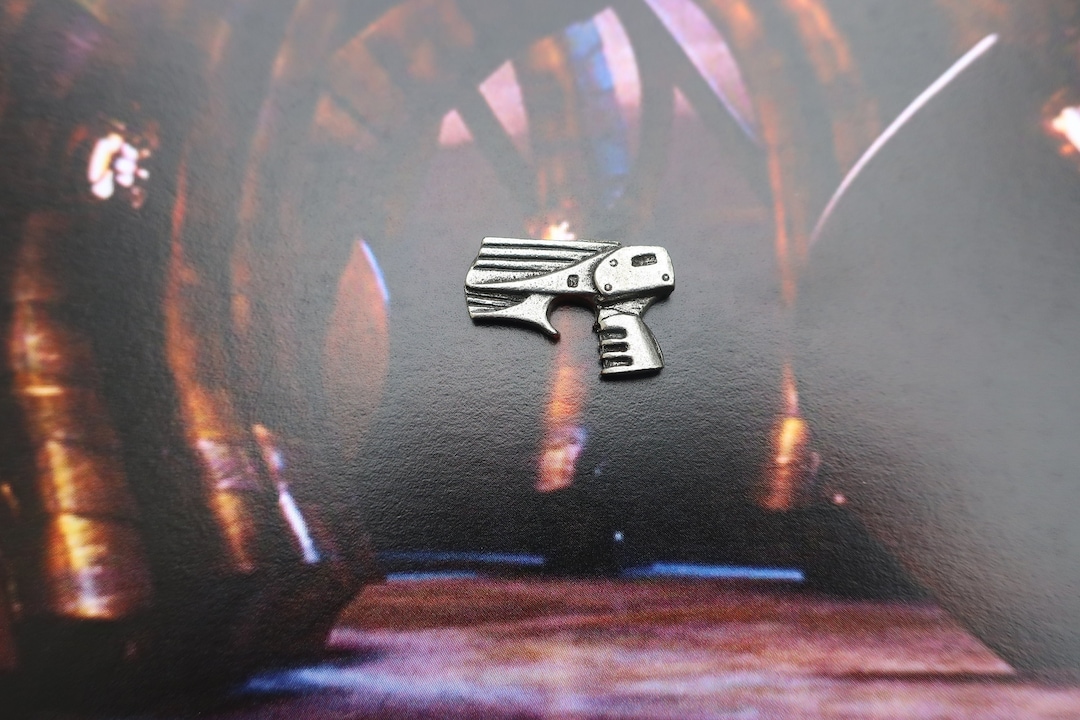 Farscape Pulse Pistol Lapel Pin- CC681- Far Scape, Pulse Weapons ...