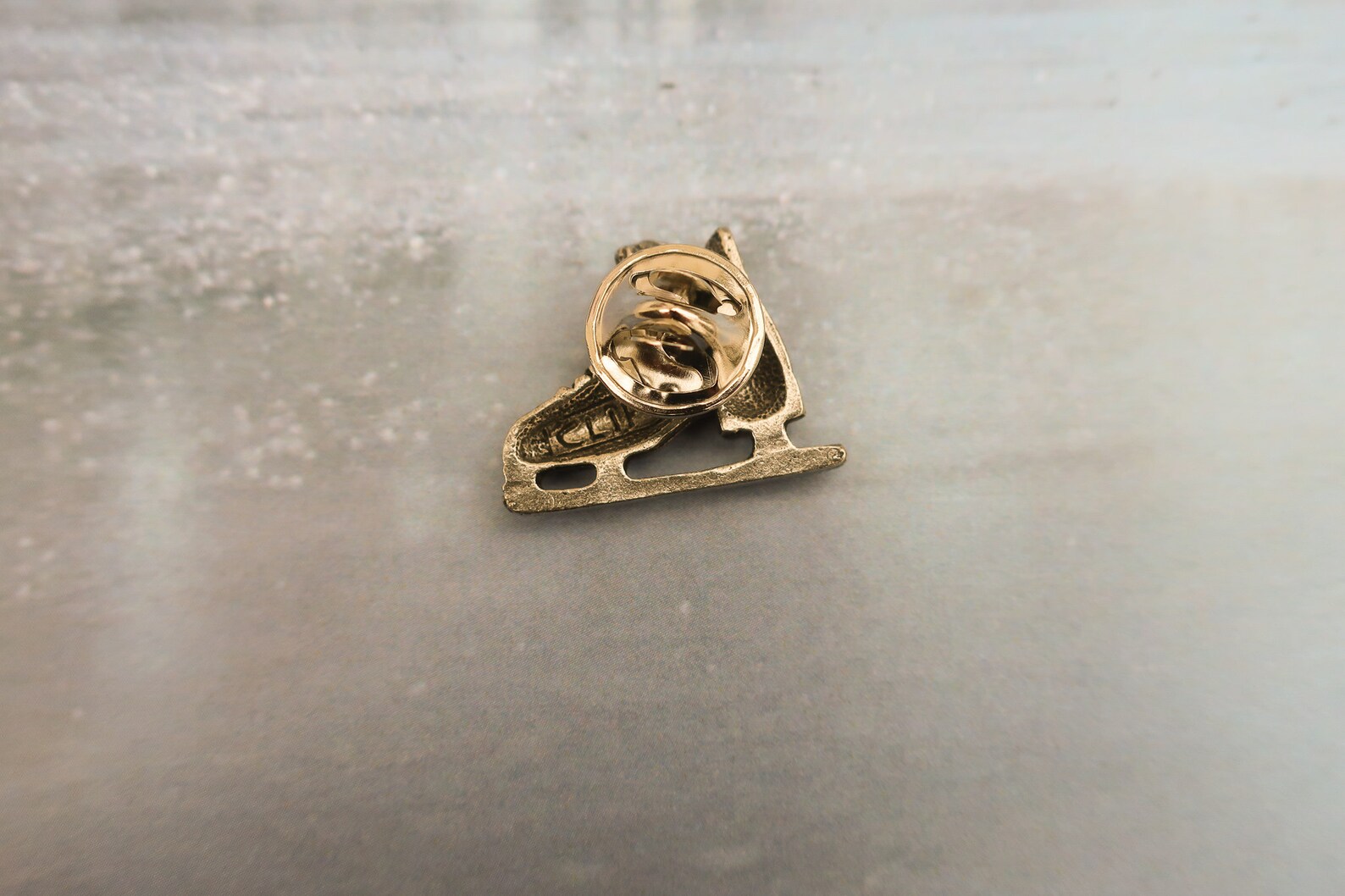 Figure Skate Lapel Pin - CC218- Figure Skating, Skating, Winter, Ice ...