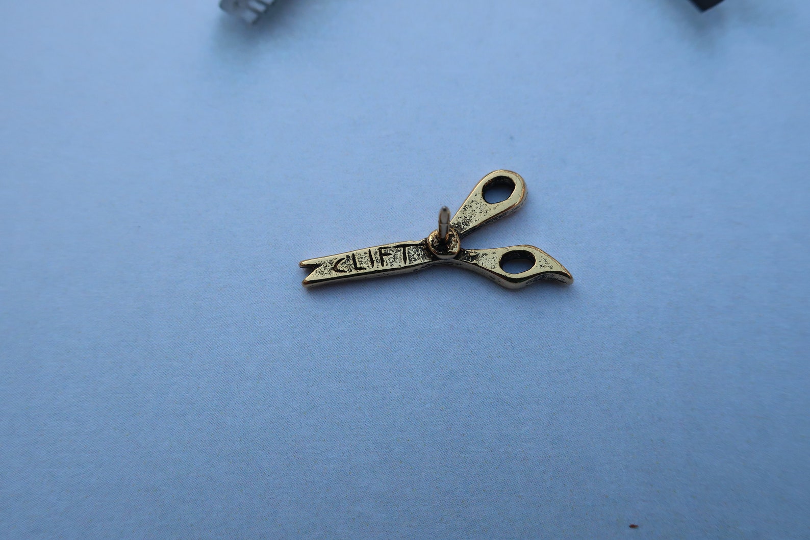 Scissors Gold Dipped Pewter Lapel Pin- CC231G- Hairdresser, Hairstylist ...