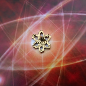 Gold Atom Lapel Pin- CC306G- Science Lapel Pins for Nerds, Geeks ...