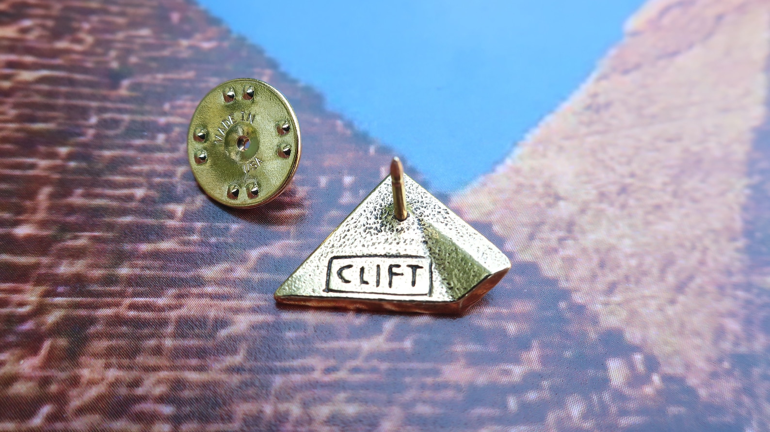 Pyramid Gold Dipped Pewter Lapel Pin - CC550G- Egyptian Pyramids- Greek ...