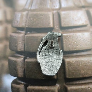 Grenade Pewter Lapel Pin CC660 Explosives, Weapons, Bombs, War, WWI ...
