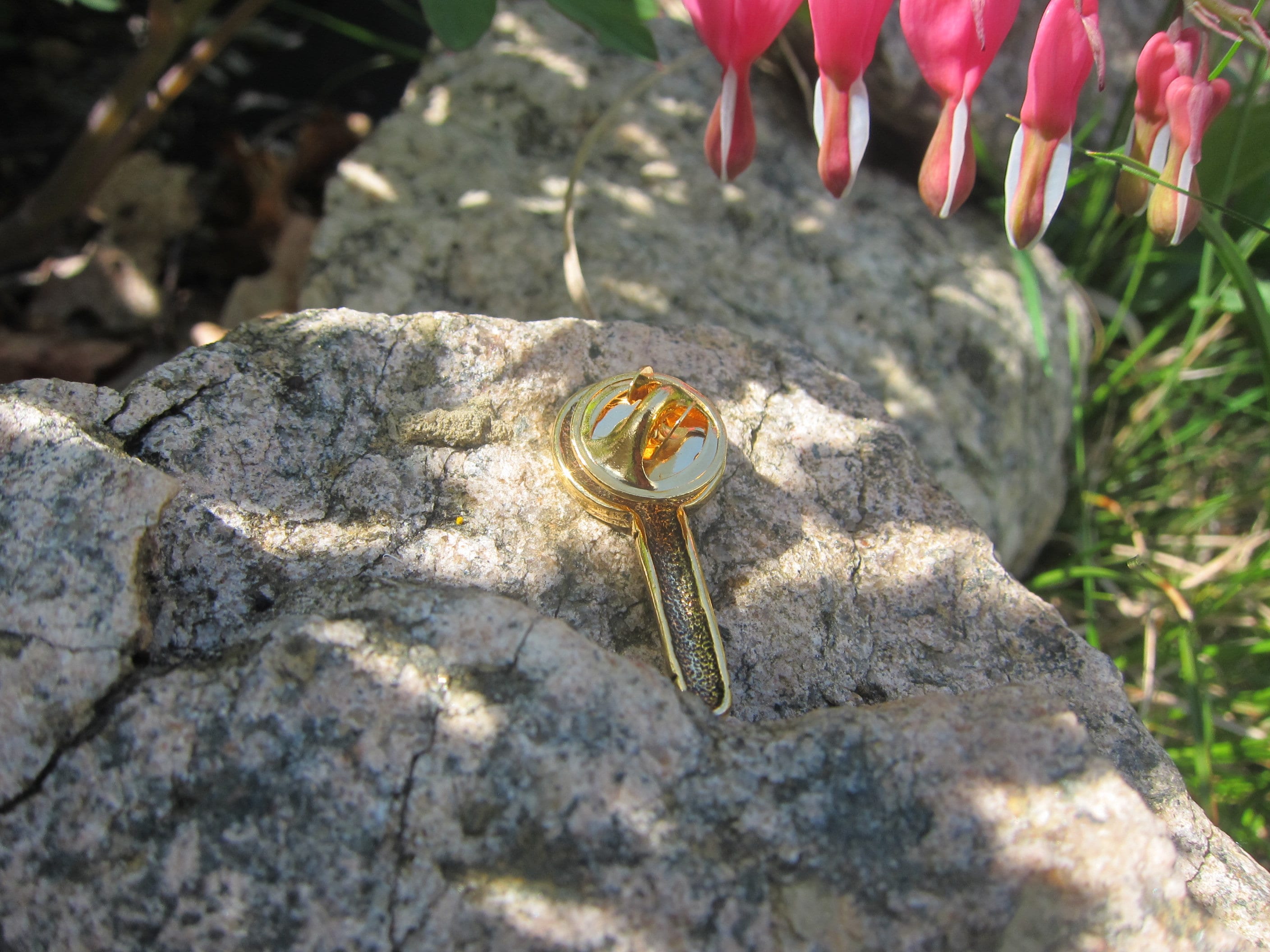 Gold Magnifying Glass Lapel Pin CC530G Detective Mystery - Etsy