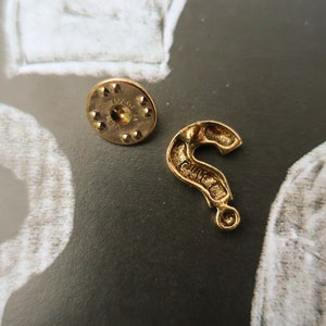 Question Mark Gold Dipped Pewter Lapel Pin- CC647G- Question ...