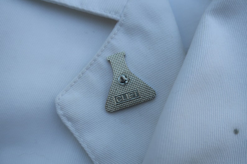 Flask Enamel Lapel Pin EP117 Flask Lab Laboratory - Etsy