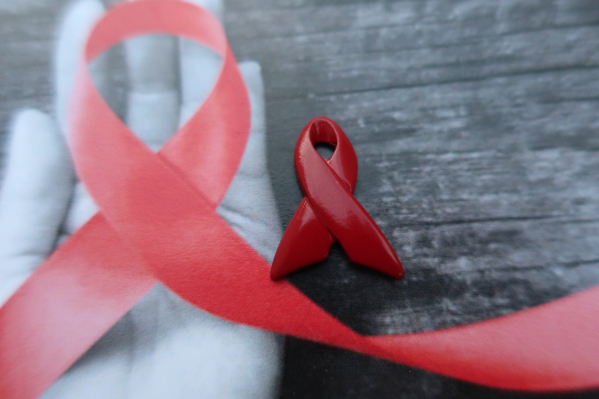 Red Ribbon Pin Raise Awareness for AIDS/HIV Alcohol Abuse | Etsy