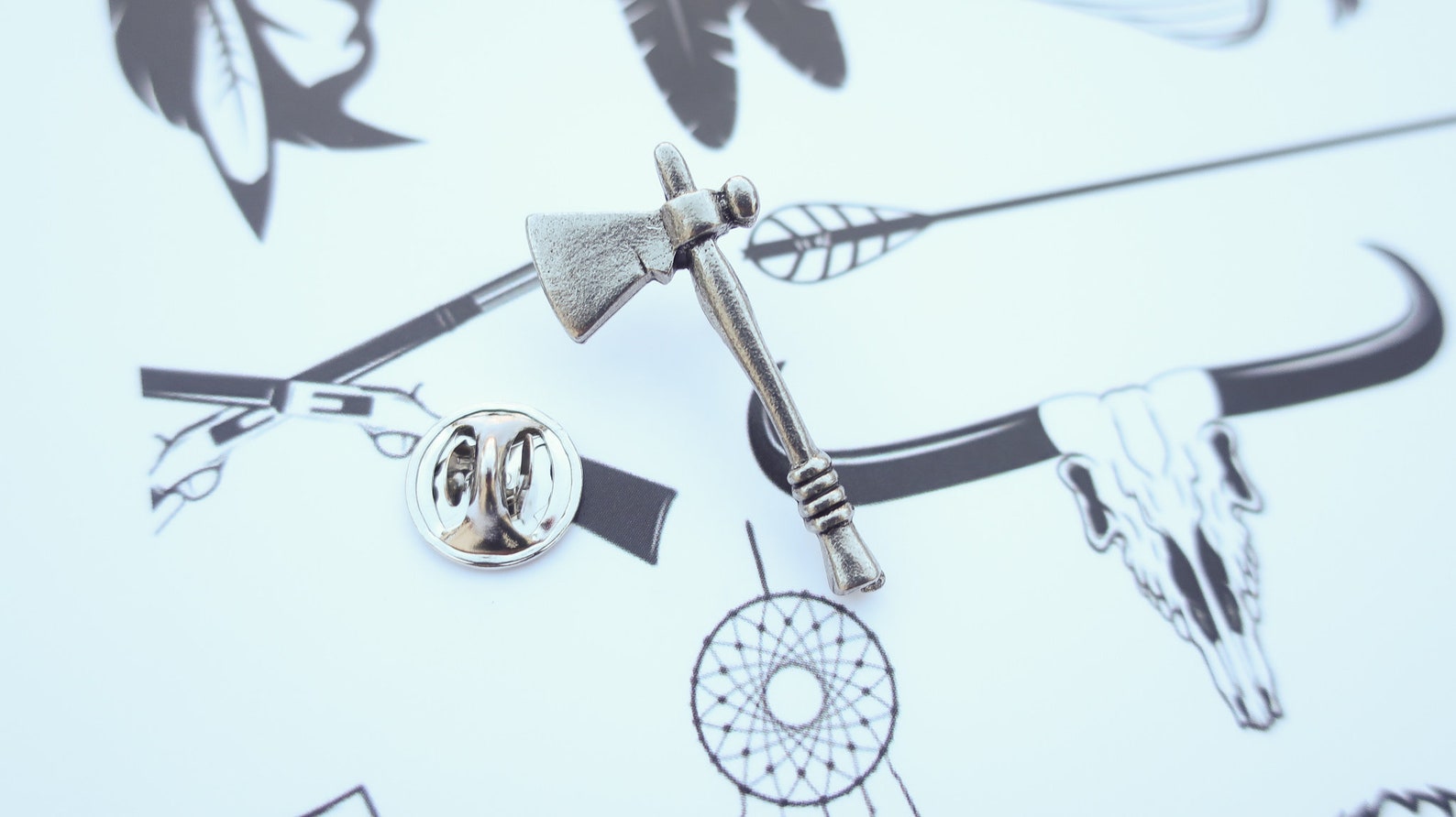 Tomahawk Lapel Pin - CC341- Hatchet, Tomahawk, and North American Axe ...