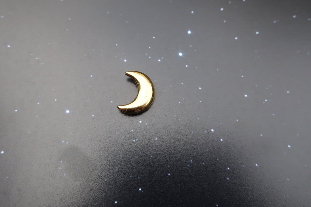 Gold Crescent Moon Lapel Pin- CC457G- Crescent, Moon, Moon Phases ...