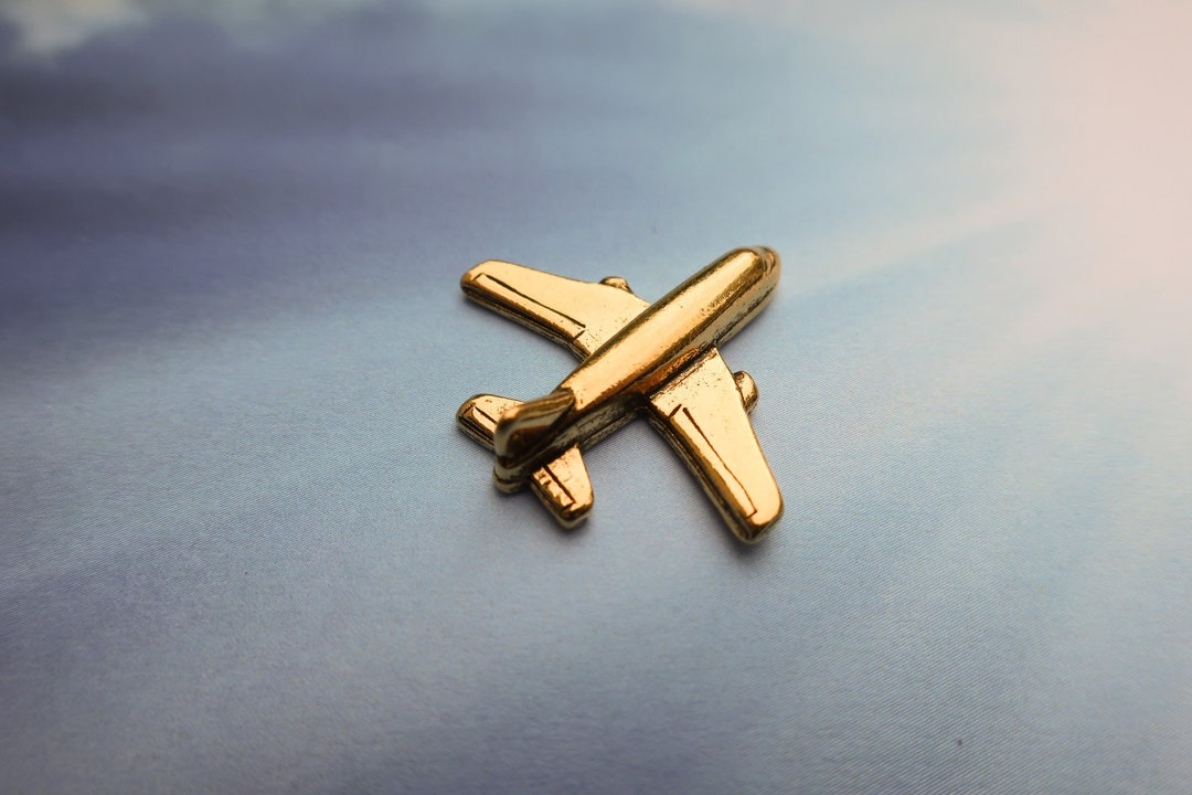 Jet Airplane Gold Lapel Pin- CC699G- Aviation Pins for Pilots ...