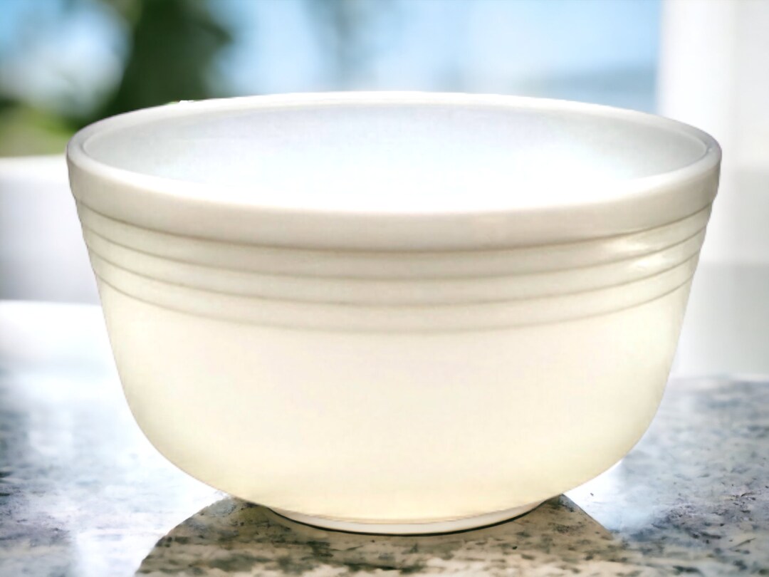Vintage 1940's Pyrex 8.5 Inch Milk Glass Bowl is a Vintage Treasure ...