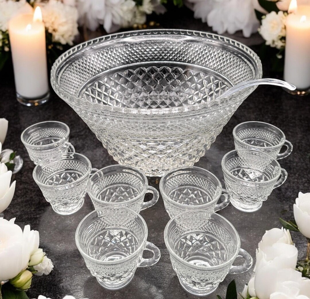 Anchor Hocking Wexford Punch Bowl Set: Vintage Glass Bowl, 8 Cups ...