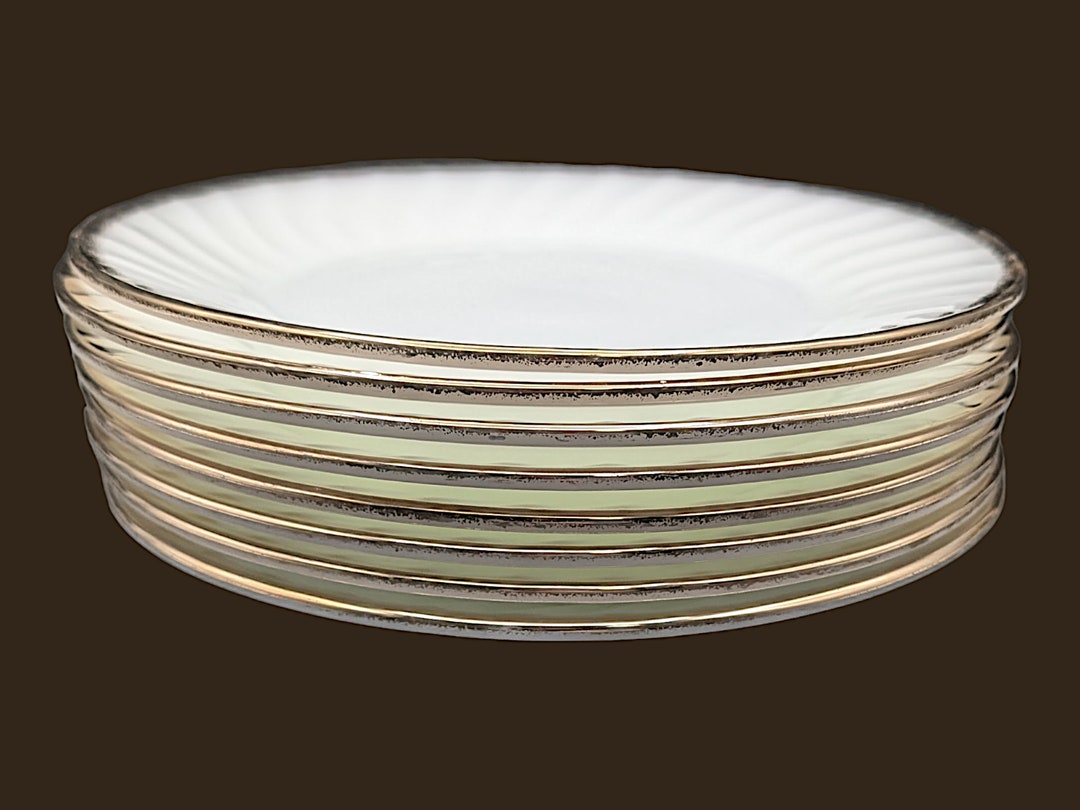 Set of 8 Plates Anchor Hocking Fire King 9 Inch White Milk Glass Swirl ...