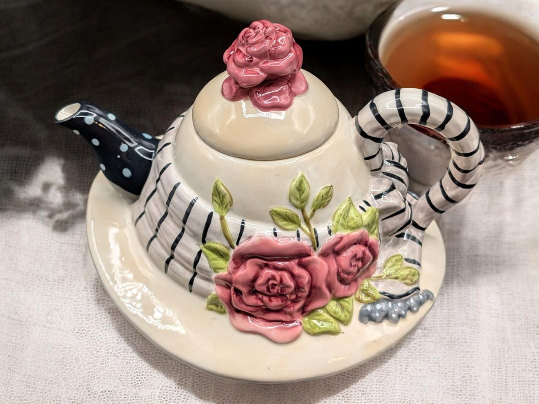 The Cutest Vintage Hat Teapot 7 Inches Tall and Holds 6 Cups One-of-a ...