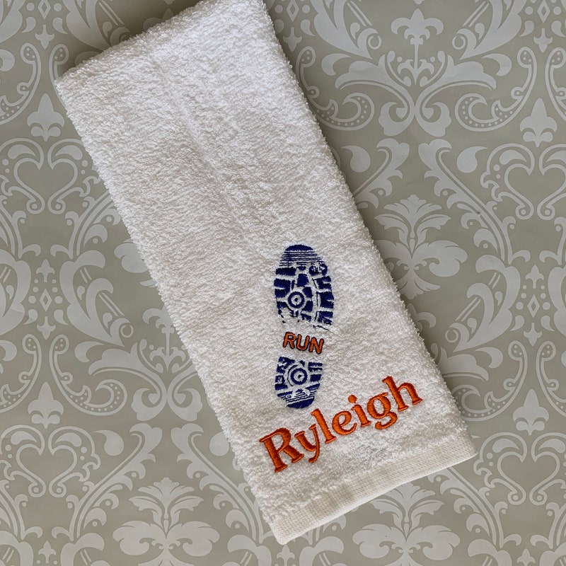 Gifts for Runners - 60+ Gift Ideas for 2025