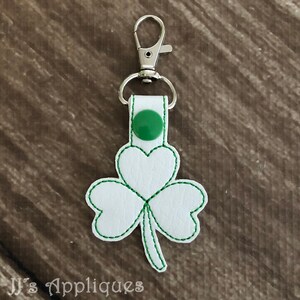 ITH Snap on Shamrock Hearts Outline Key Fob Design - St Patricks Day ...